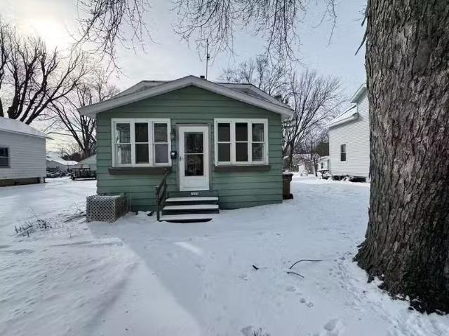 60592472 1216 W River Dr