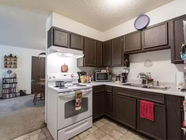 60596055 311 S Eaton Ave