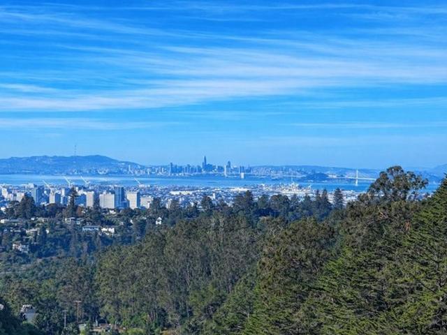 6059 Girvin Dr, Oakland, CA 94611