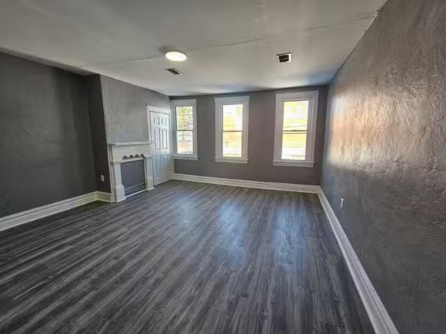 60503887 2130 Elsie St