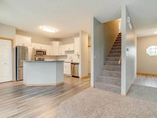 6050 Meridian Dr, Lincoln, NE 68504