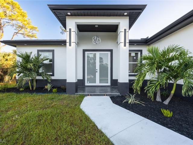 6050 N Moss Rd, LaBelle, FL 33935 | MLS #2025023 | Compass