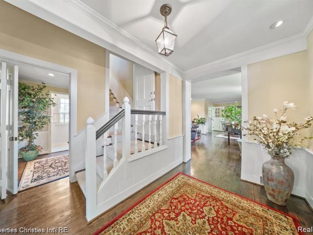 6050 W Surrey Road