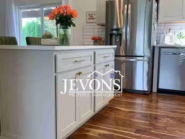 60512590 8603 W Arlington Ave
