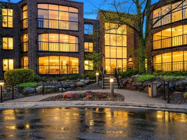 6051 Laurel Ave Apt 207, Golden Valley, MN 55416