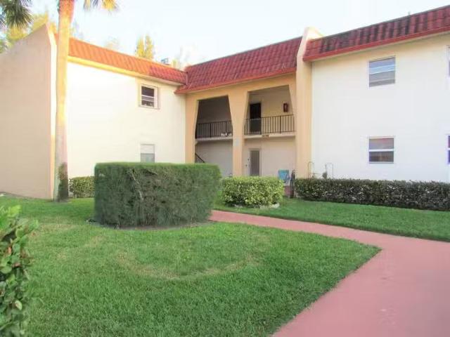60527009 346 Lake Dora Dr