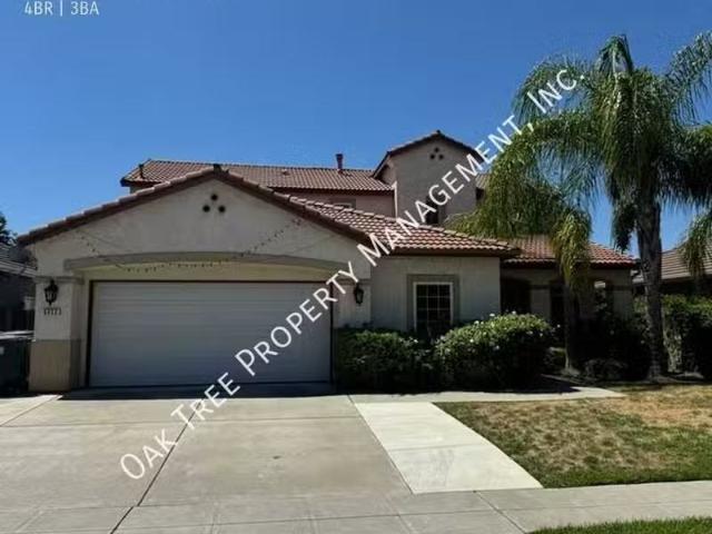 6053 E. Fountain Way Fowler & Shields MOVE IN SPECIAL ~ HALF.