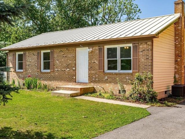 605 13th St, Grottoes, VA 24441