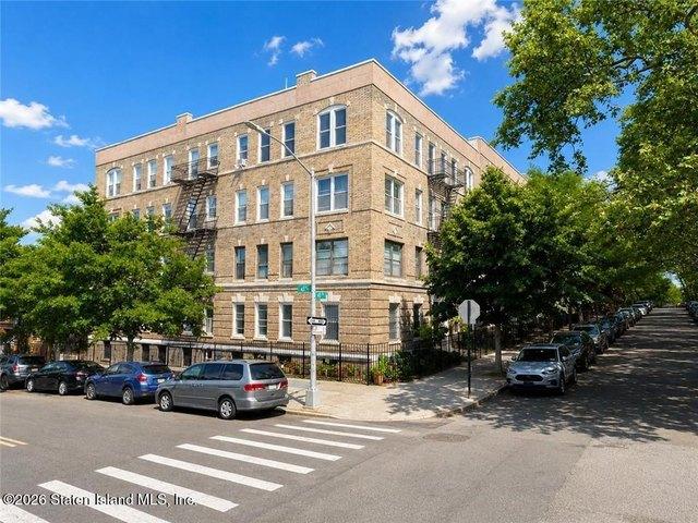 605 41st St Apt C, Brooklyn, NY 11232