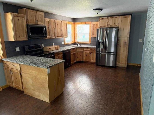 605 5th St NE, Montgomery, MN 56069