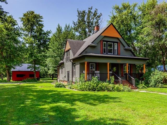 605 Cottage St, Adel, IA 50003
