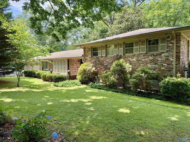 605 Country Club Dr, Gadsden, AL 35901