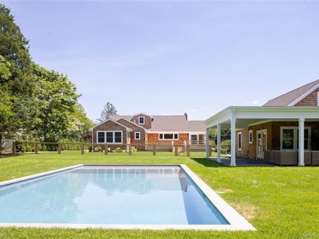 605 Cedar Dr, Southold, NY 11971
