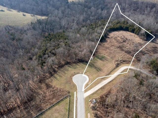 605 Claiborne Dr, Dry Ridge, KY 41035