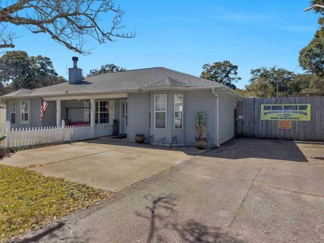 605 Armenia Dr, Pensacola, FL 32505