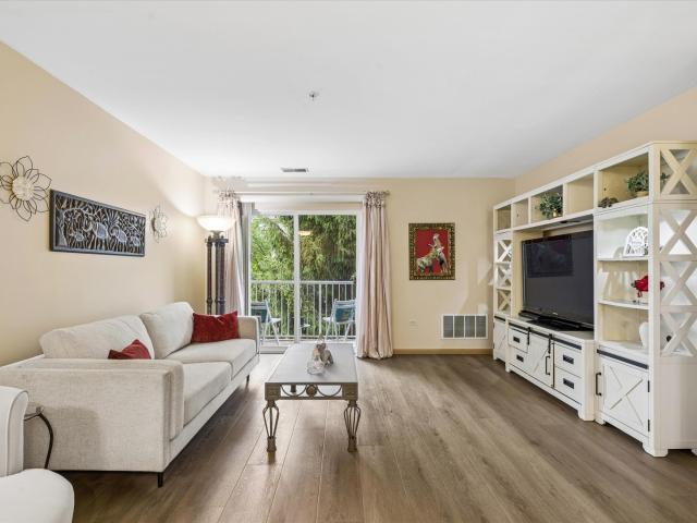 605 Barrington Avenue # 332