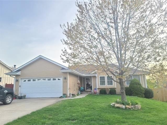 605 Birch St, Excelsior Springs, MO 64024