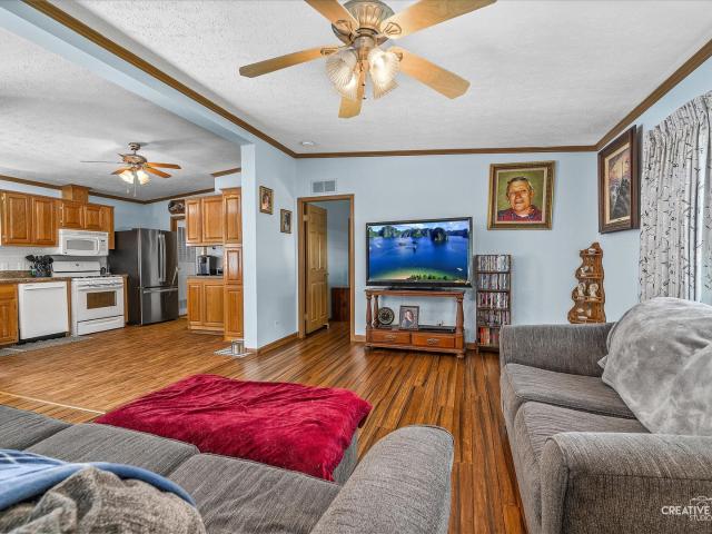 605 Bluebird Circle