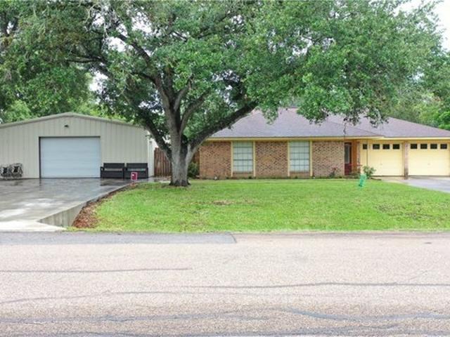 605 Broadmoor St, Victoria, TX 77904