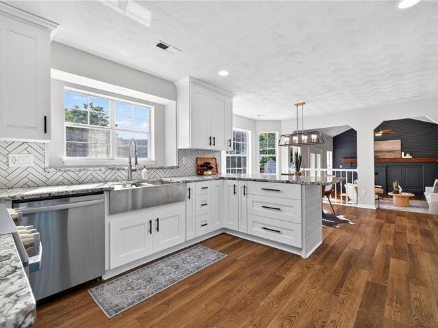 605 Burton CT