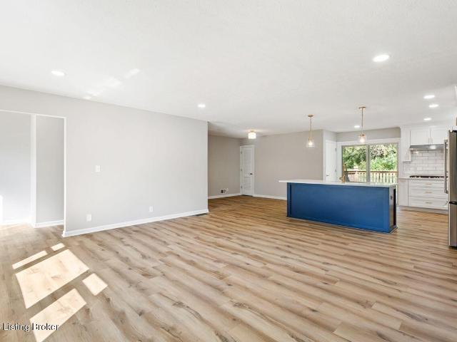 605 Glen Ct