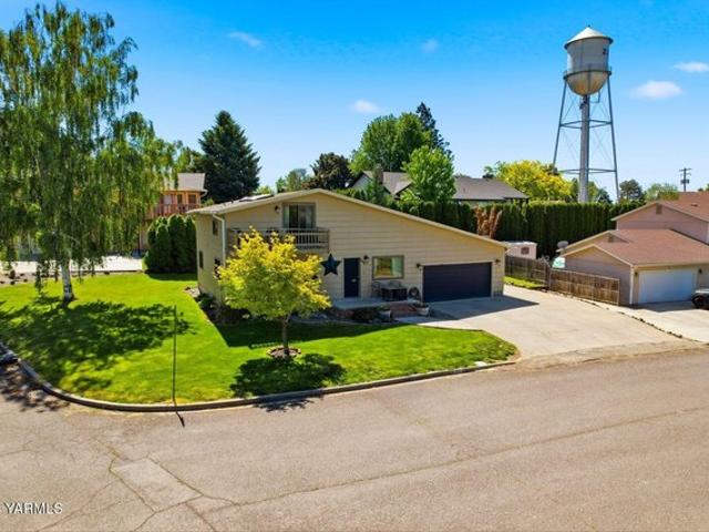 605 Glenwood Dr, Zillah, WA 98953