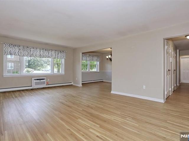 605 Grove St, Clifton, NJ 07013