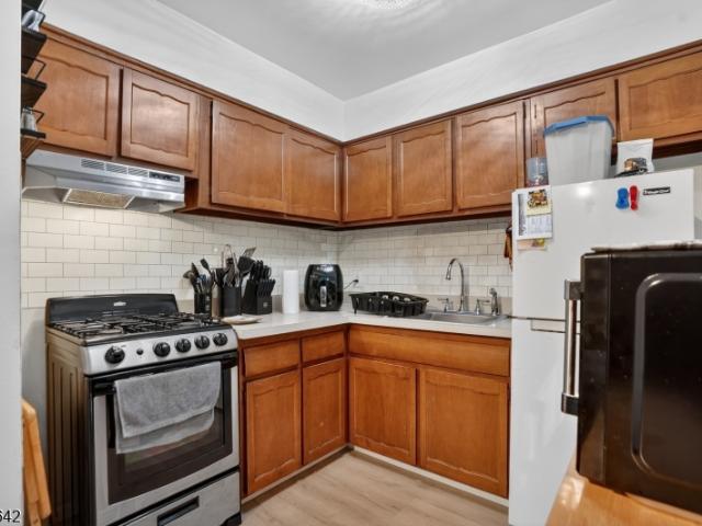 605 Grove St # A11