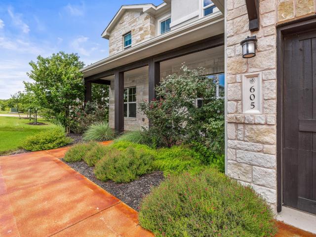 605 Gunison Dr