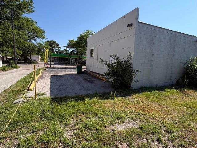 605 dousman street