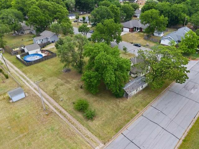 605 Doyle St, Garden Plain, KS 67050
