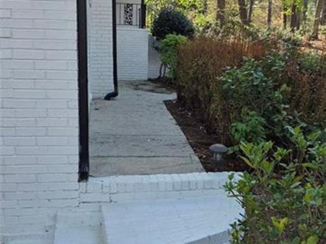 605 Dalrymple NE