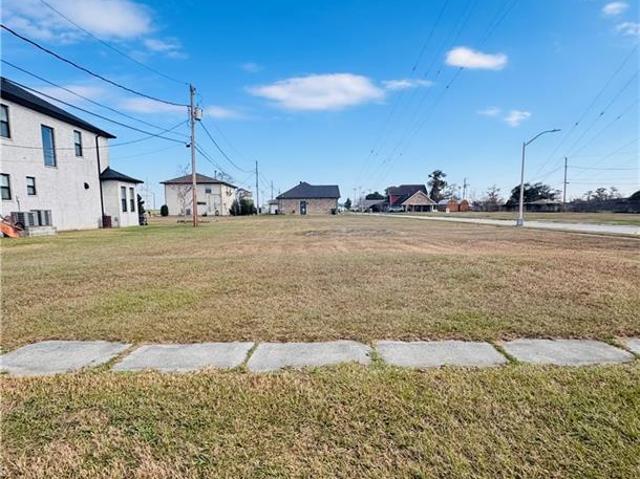 605 Daryl Dr, Chalmette, LA 70043 | MLS #2495 | Compass
