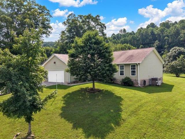 605 E Farrell St, Niota, TN 37826