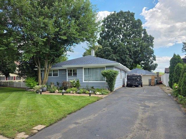 605 E Maple Ave, Mundelein, IL 60060