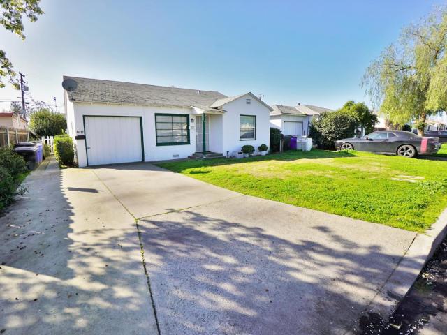 605 E Myrtle St, Hanford, CA 93230 | MLS #643897 | Compass