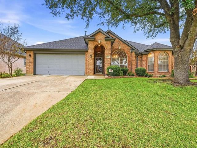 605 Kingfisher Ln, Arlington, TX 76002