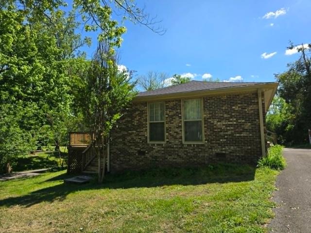 605 Harpeth Pkwy E