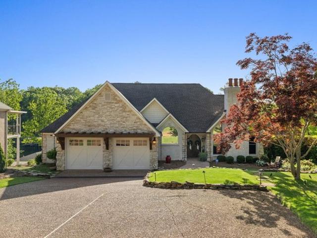 605 Hunter Point Cv, Muscle Shoals, AL 35661