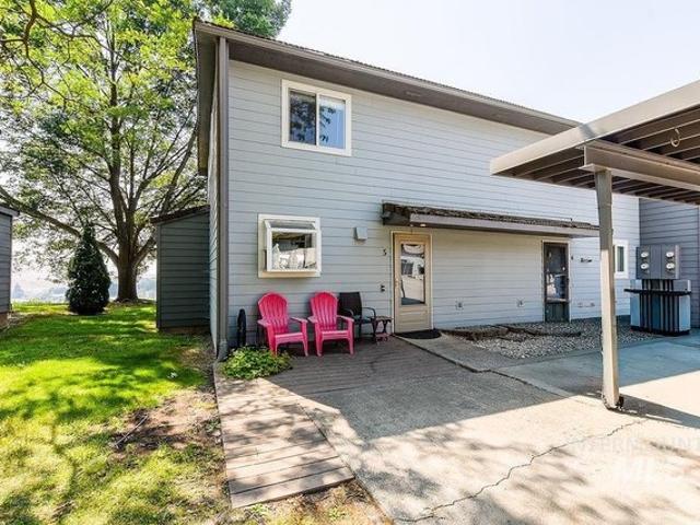 605 Indian Hills Dr Apt 5, Moscow, ID 83843