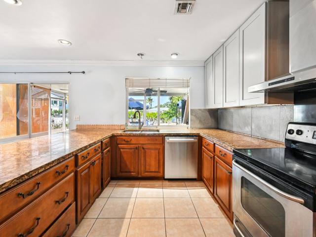 605 Inlet Rd, North Palm Beach, FL 33408 | MLS #B26008 | Compass