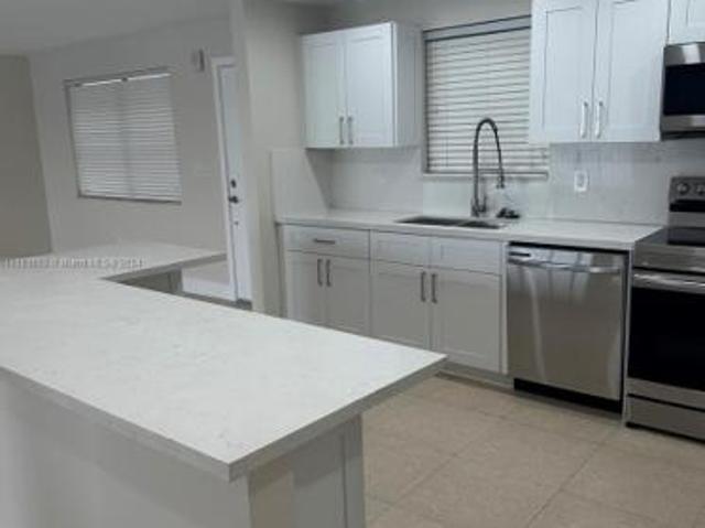 605 Ives Dairy Rd #202 7, Miami, FL 33179