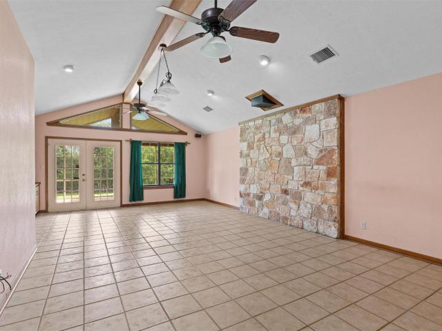 605 Oak Crest Ln