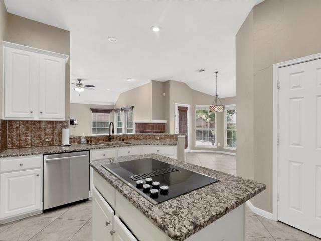 605 Oak Hollow Lane