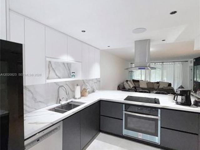 605 Oaks Dr Apt 307, Pompano Beach, FL 33069