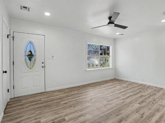 605 Lions Park Place