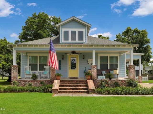 605 Magnolia St, Long Beach, MS 39560