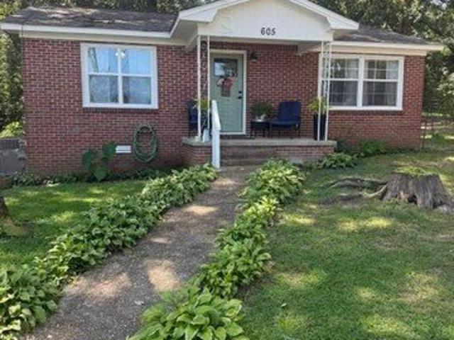 605 McNutt Dr, Haleyville, AL 35565