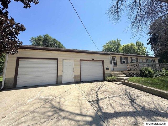 605 N 8th St, Forest City, IA 50436