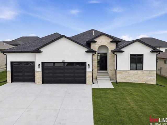 605 N 108th St, Lincoln, NE 68527